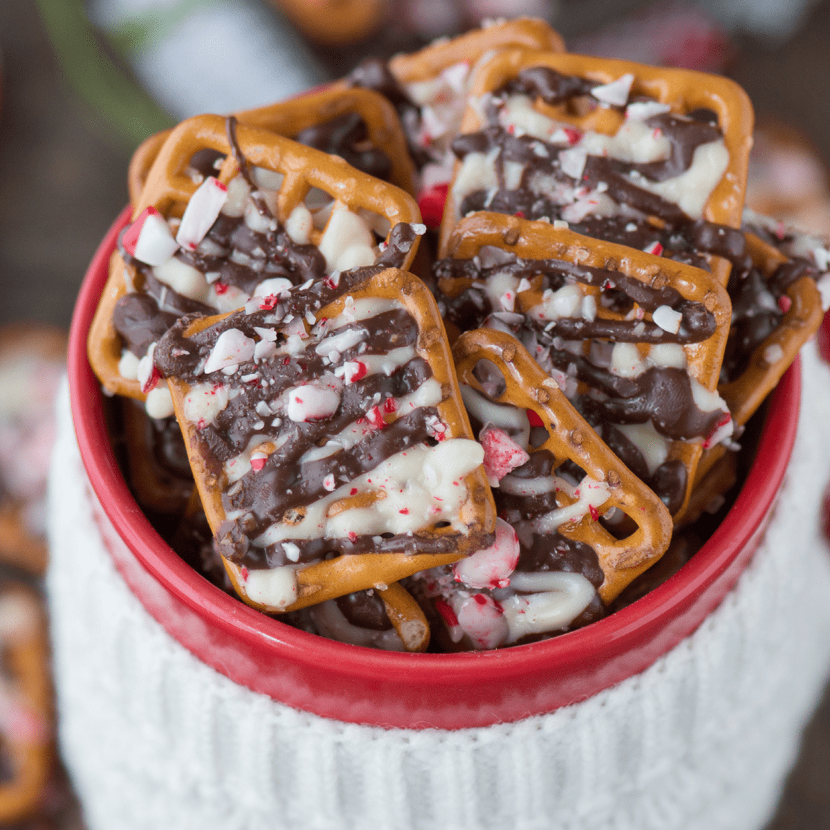 Peppermint Bark Pretzels - easy 6 ingredient Christmas candy!