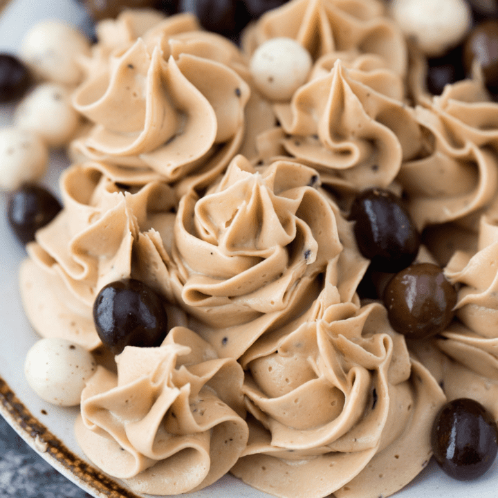 Coffee Frosting - use instant coffee!