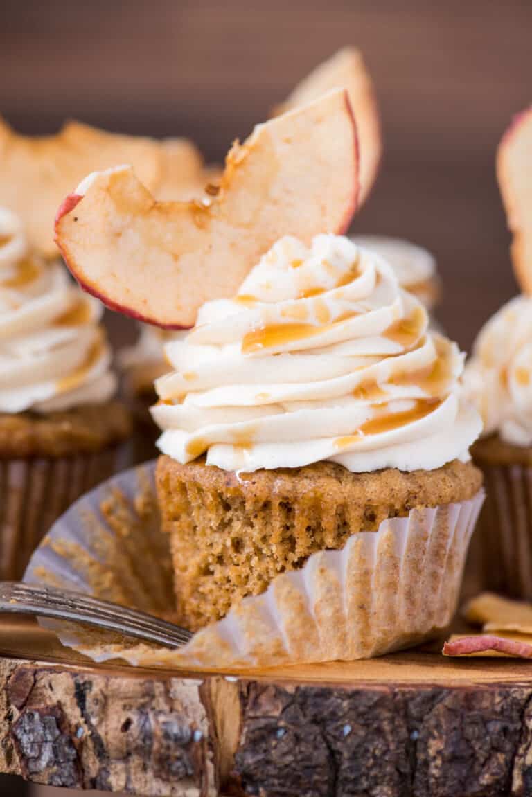 Apple Spice Cupcakes - fall cupcakes with salted caramel frosting!