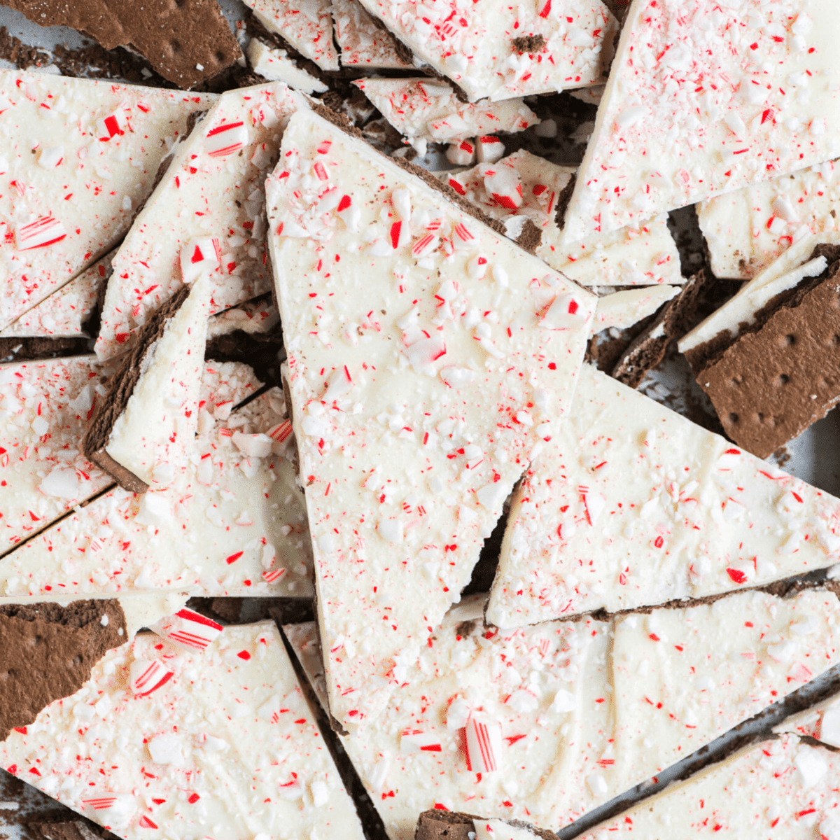 Chocolate Peppermint Bark - 3 ingredient Christmas bark!