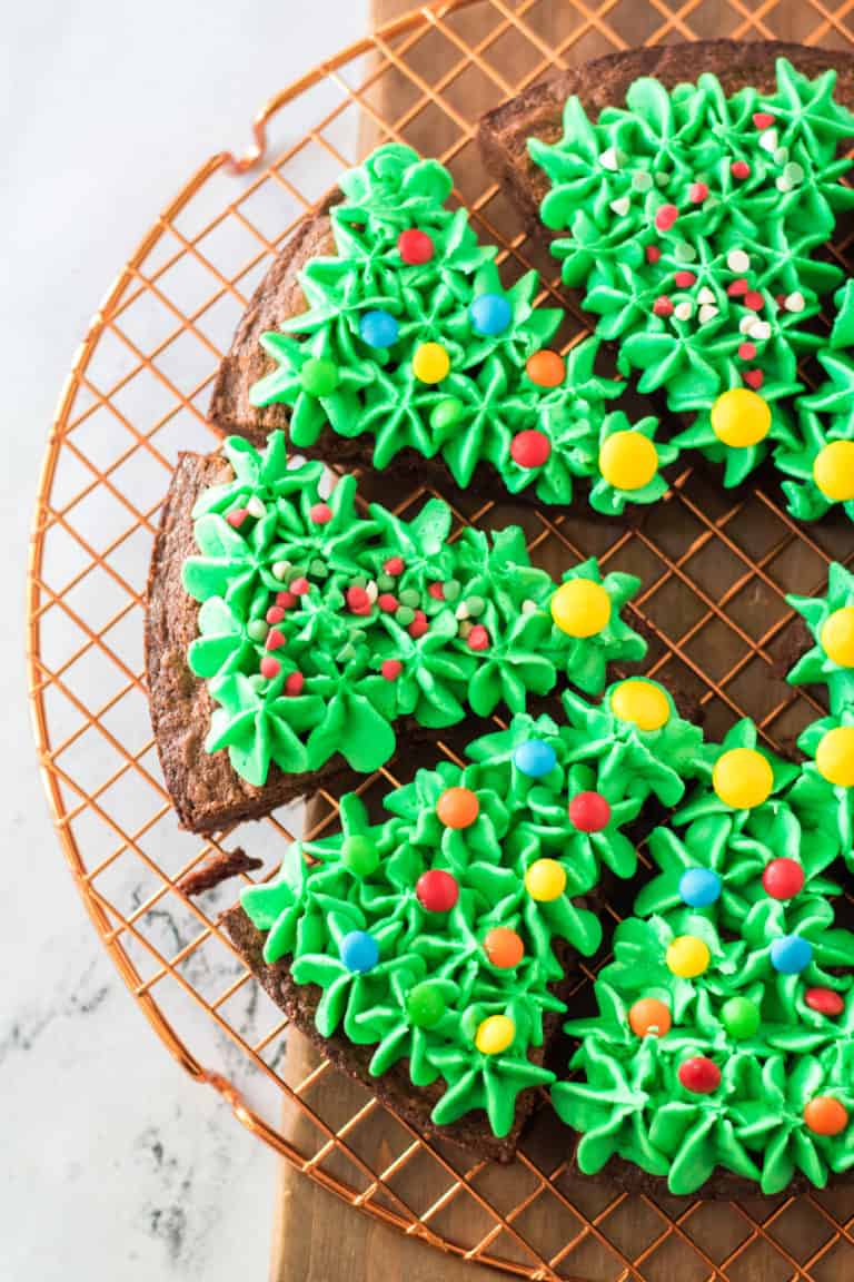Christmas Tree Brownies - cute & easy Christmas brownies!